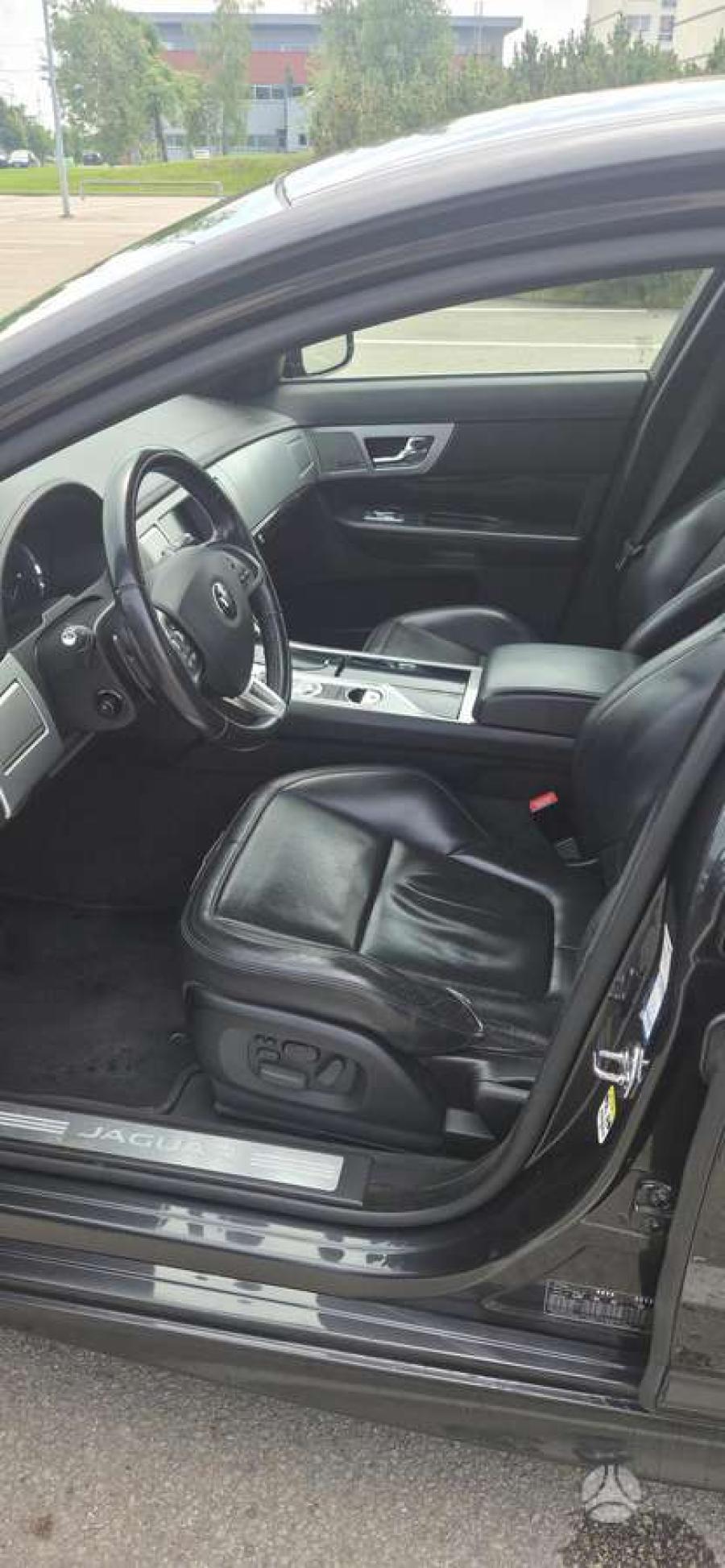 Pelēks Jaguar XF 2013 Šauļi, ar dzinēja tilpumu 2.99 L un nobraukumu 308 tūkst. km par 7200 €, foto 12 vietnē AUTOMOTO.COM.LV