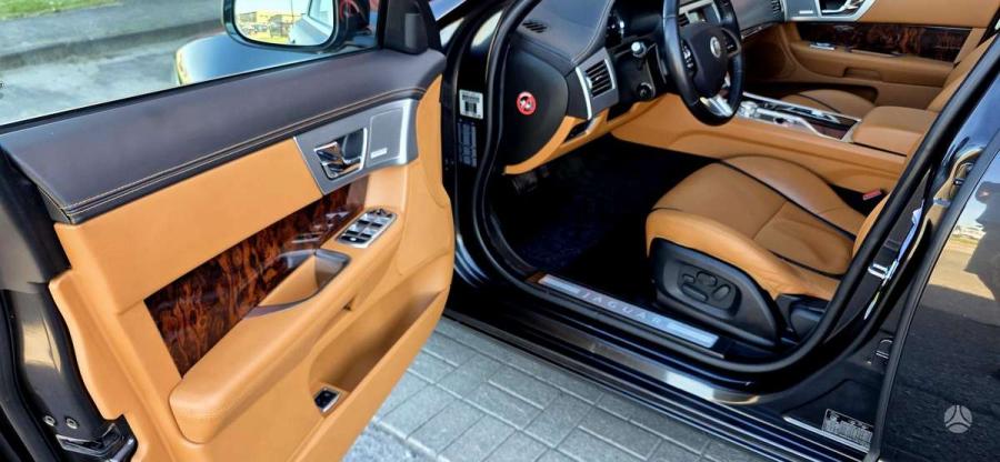 Pelēks Jaguar XF 2013 Šauļi, ar dzinēja tilpumu 2.18 L un nobraukumu 140 tūkst. km par 8650 €, foto 19 vietnē AUTOMOTO.COM.LV