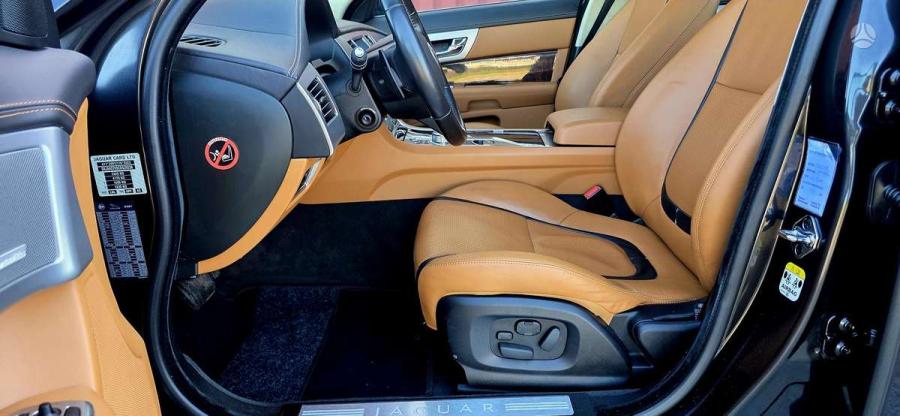 Pelēks Jaguar XF 2013 Šauļi, ar dzinēja tilpumu 2.18 L un nobraukumu 140 tūkst. km par 8650 €, foto 20 vietnē AUTOMOTO.COM.LV