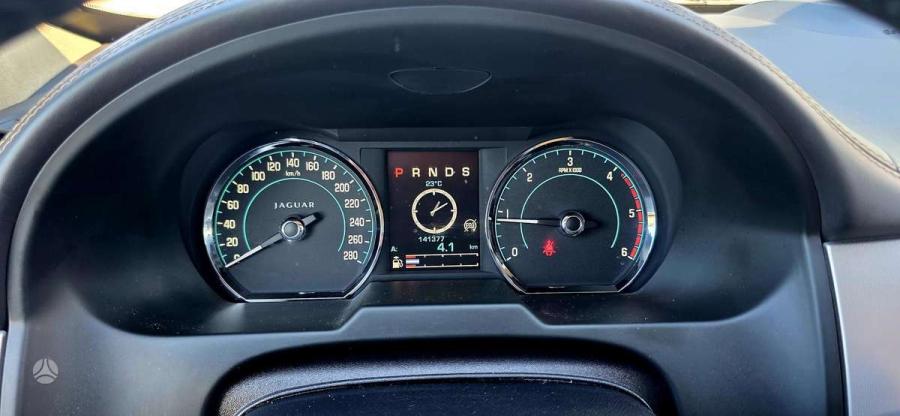 Pelēks Jaguar XF 2013 Šauļi, ar dzinēja tilpumu 2.18 L un nobraukumu 140 tūkst. km par 8650 €, foto 36 vietnē AUTOMOTO.COM.LV