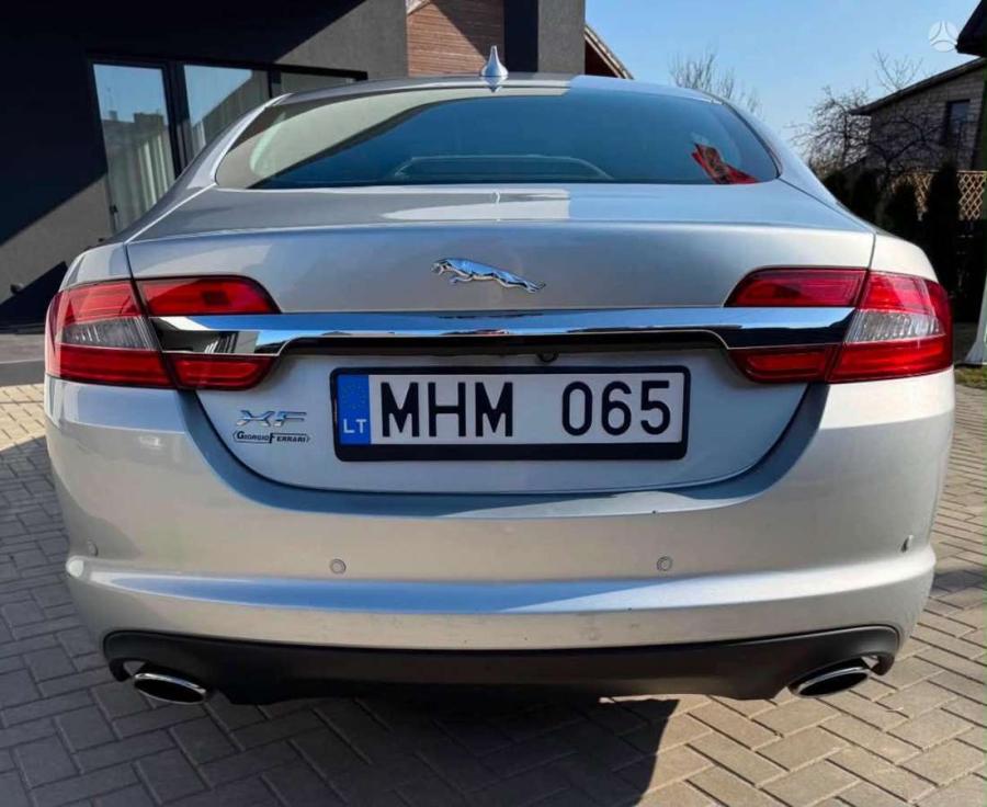 Pelēks Jaguar XF 2013 Klaipėda, ar dzinēja tilpumu 2.99 L un nobraukumu 320 tūkst. km par 4500 €, foto 3 vietnē AUTOMOTO.COM.LV