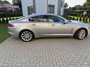 Grey Jaguar XF 2013 in Siauliai, with an engine capacity of 3.00 L and mileage of 178 thousand km for 7500 €, photo 3 on AUTOMOTO.COM.LV