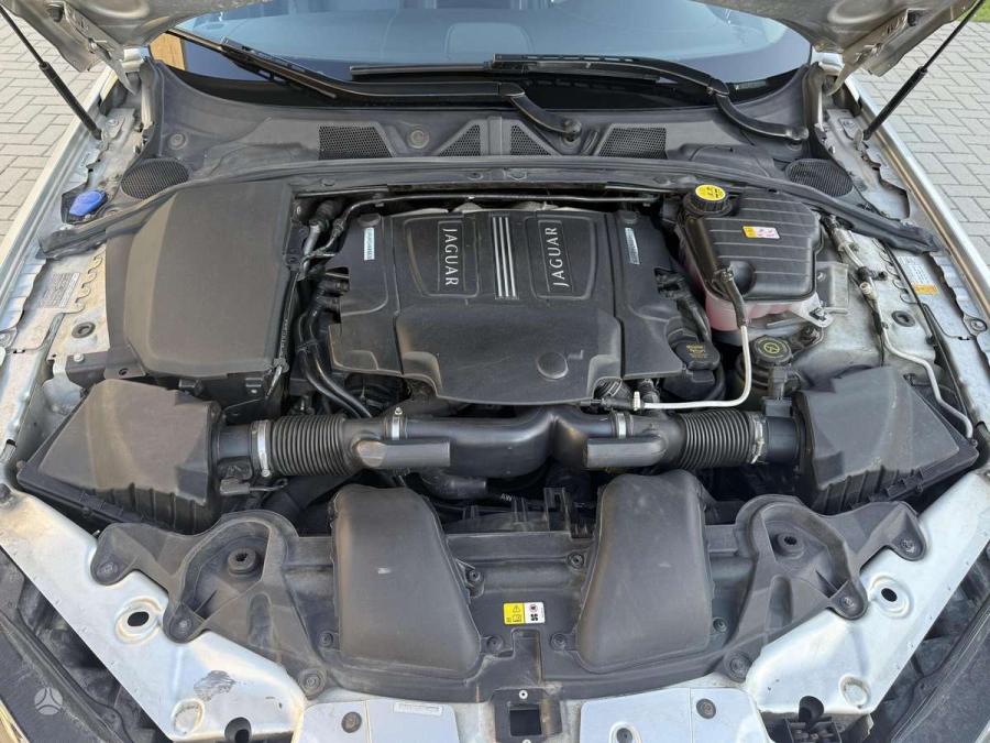 Grey Jaguar XF 2013 in Siauliai, with an engine capacity of 3.00 L and mileage of 178 thousand km for 7500 €, photo 15 on AUTOMOTO.COM.LV