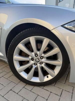 Grey Jaguar XF 2013 in Siauliai, with an engine capacity of 3.00 L and mileage of 178 thousand km for 7500 €, photo 16 on AUTOMOTO.COM.LV