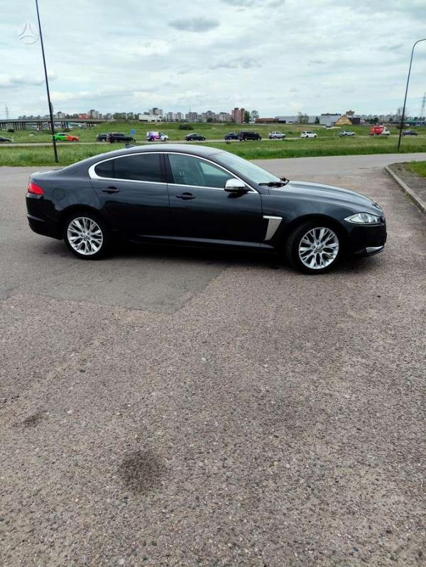 Pelēks Jaguar XF 2013 Kauņa, ar dzinēja tilpumu 2.18 L un nobraukumu 429 tūkst. km par 4700 €, foto 5 vietnē AUTOMOTO.COM.LV