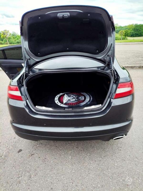 Pelēks Jaguar XF 2013 Kauņa, ar dzinēja tilpumu 2.18 L un nobraukumu 429 tūkst. km par 4700 €, foto 6 vietnē AUTOMOTO.COM.LV
