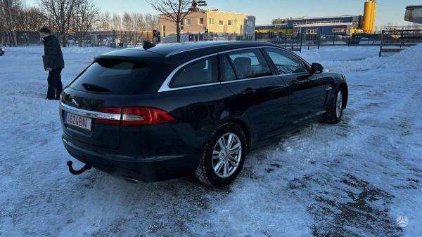 Grey Jaguar XF 2014 in Siauliai, with an engine capacity of 2.18 L and mileage of 268 thousand km for 4950 €, photo 5 on AUTOMOTO.COM.LV