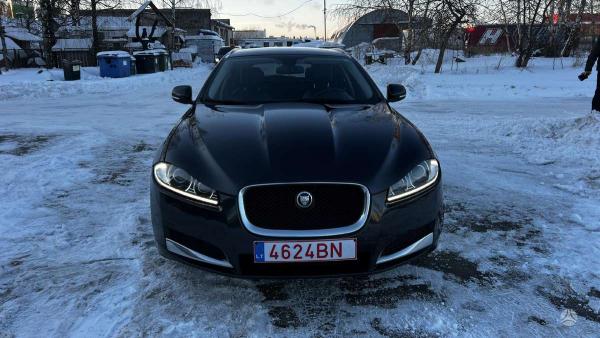 Grey Jaguar XF 2014 in Siauliai, with an engine capacity of 2.18 L and mileage of 268 thousand km for 4950 €, photo 8 on AUTOMOTO.COM.LV