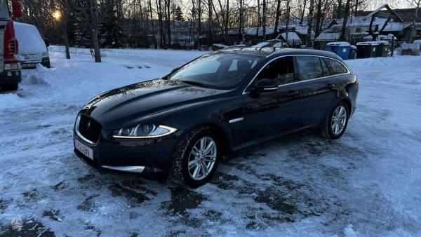 Grey Jaguar XF 2014 in Siauliai, with an engine capacity of 2.18 L and mileage of 268 thousand km for 4950 €, photo 9 on AUTOMOTO.COM.LV