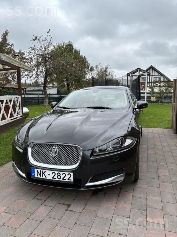 Grey Jaguar XF 2014 in Riga, with an engine capacity of 3.00 L and mileage of 330 thousand km for 9100 €, photo 1 on AUTOMOTO.COM.LV