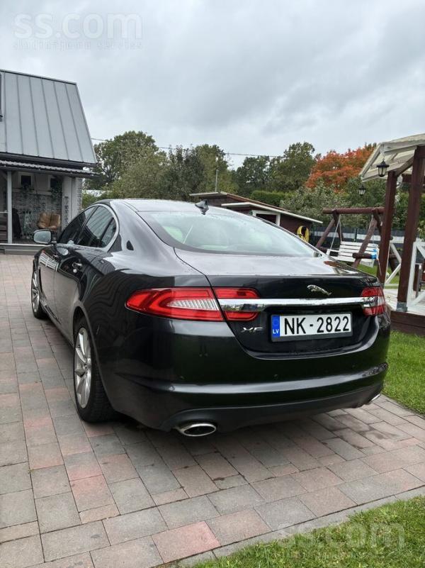 Grey Jaguar XF 2014 in Riga, with an engine capacity of 3.00 L and mileage of 330 thousand km for 9100 €, photo 3 on AUTOMOTO.COM.LV