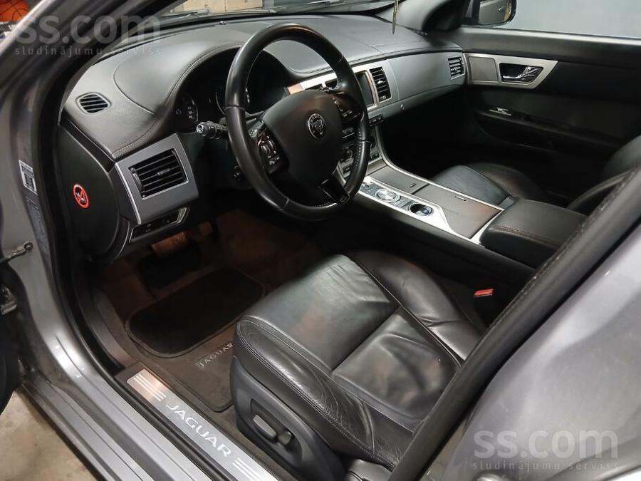Pelēks Jaguar XF 2014 Liepāja, ar dzinēja tilpumu 2.20 L un nobraukumu 180 tūkst. km par 7200 €, foto 9 vietnē AUTOMOTO.COM.LV