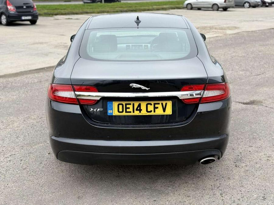 Pelēks Jaguar XF 2014 Panevēža, ar dzinēja tilpumu 0.00 L un nobraukumu 199 tūkst. km par 2499 €, foto 5 vietnē AUTOMOTO.COM.LV