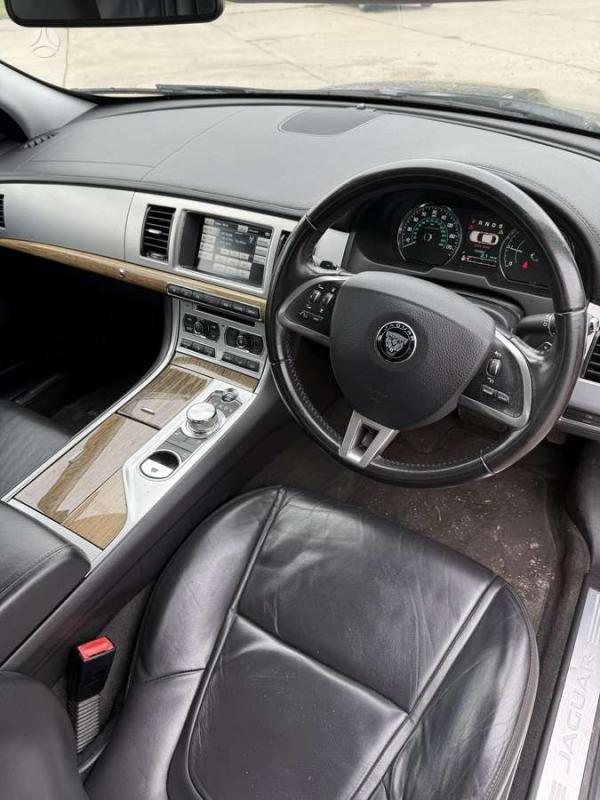 Jaguar XF 2014 Panevēža vietnē Pelēks Jaguar XF 2014 Panevēža, ar dzinēja tilpumu 0.00 L un nobraukumu 199 tūkst. km par 2499 €, foto 8 vietnē AUTOMOTO.COM.LV