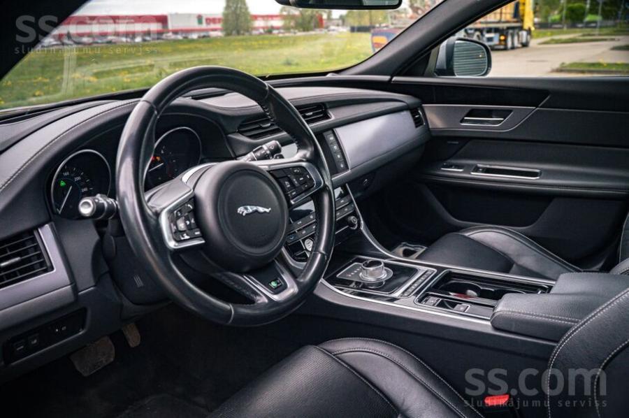 Grey Jaguar XF 2015 in Riga, with an engine capacity of 2.00 L and mileage of 0 thousand km for 7990 €, photo 9 on AUTOMOTO.COM.LV