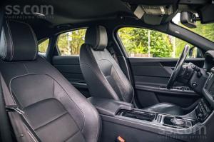 Grey Jaguar XF 2015 in Riga, with an engine capacity of 2.00 L and mileage of 0 thousand km for 7990 €, photo 11 on AUTOMOTO.COM.LV