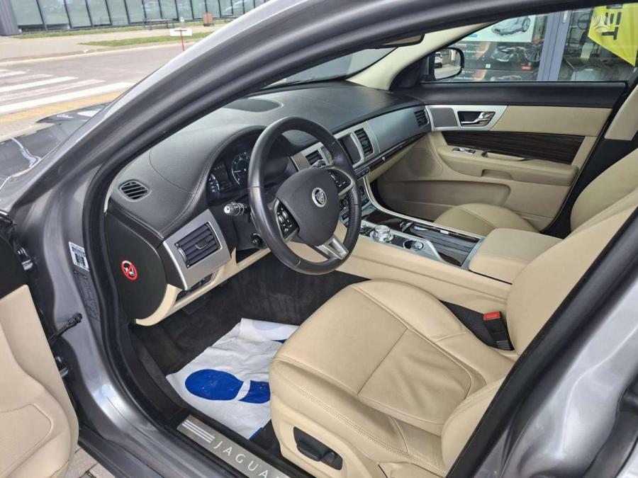 Pelēks Jaguar XF 2015 Šauļi, ar dzinēja tilpumu 2.20 L un nobraukumu 185 tūkst. km par 6990 €, foto 10 vietnē AUTOMOTO.COM.LV