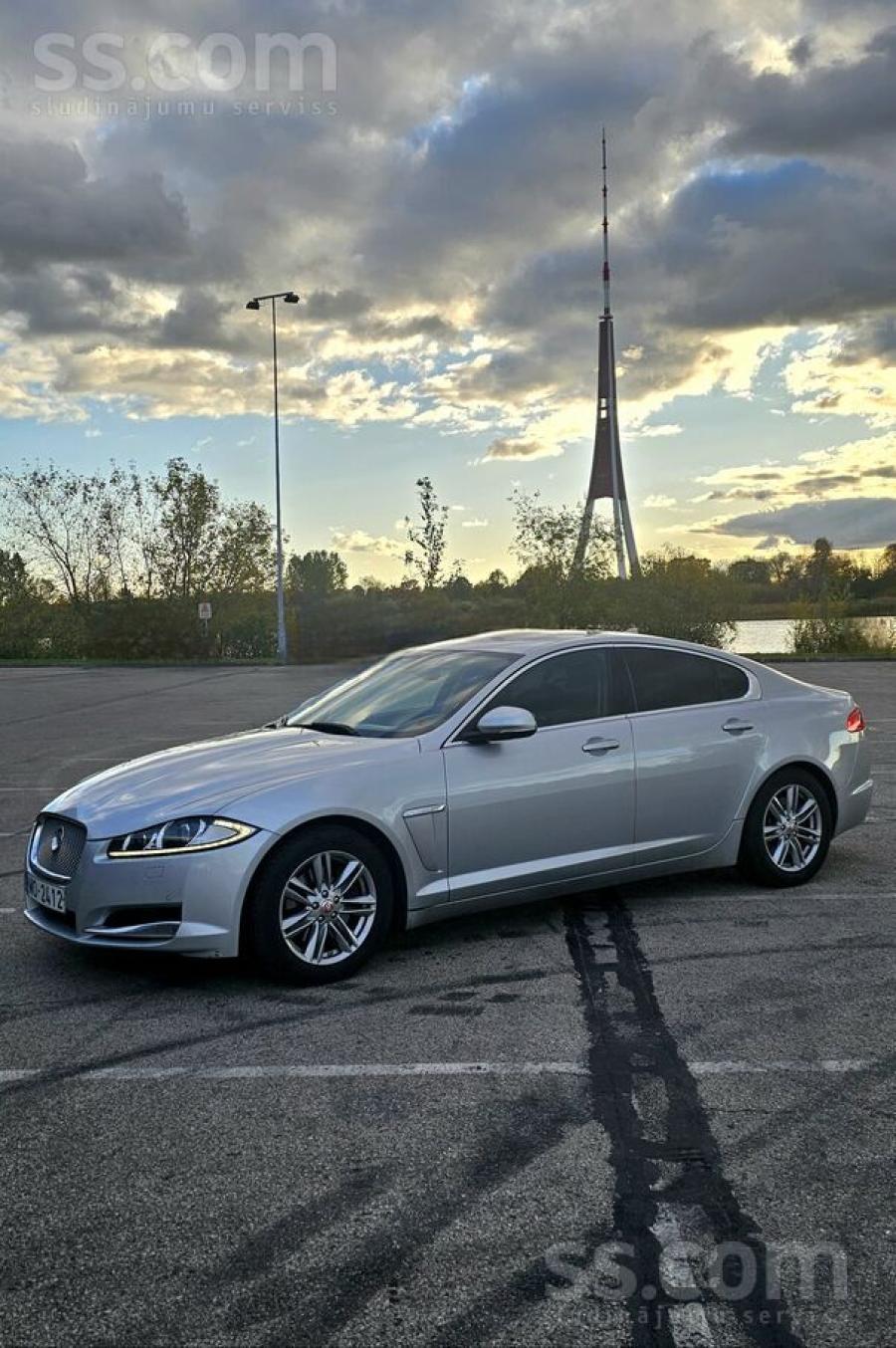 Pelēks Jaguar XF 2015 Rīga, ar dzinēja tilpumu 2.20 L un nobraukumu 142 tūkst. km par 9500 €, foto 3 vietnē AUTOMOTO.COM.LV