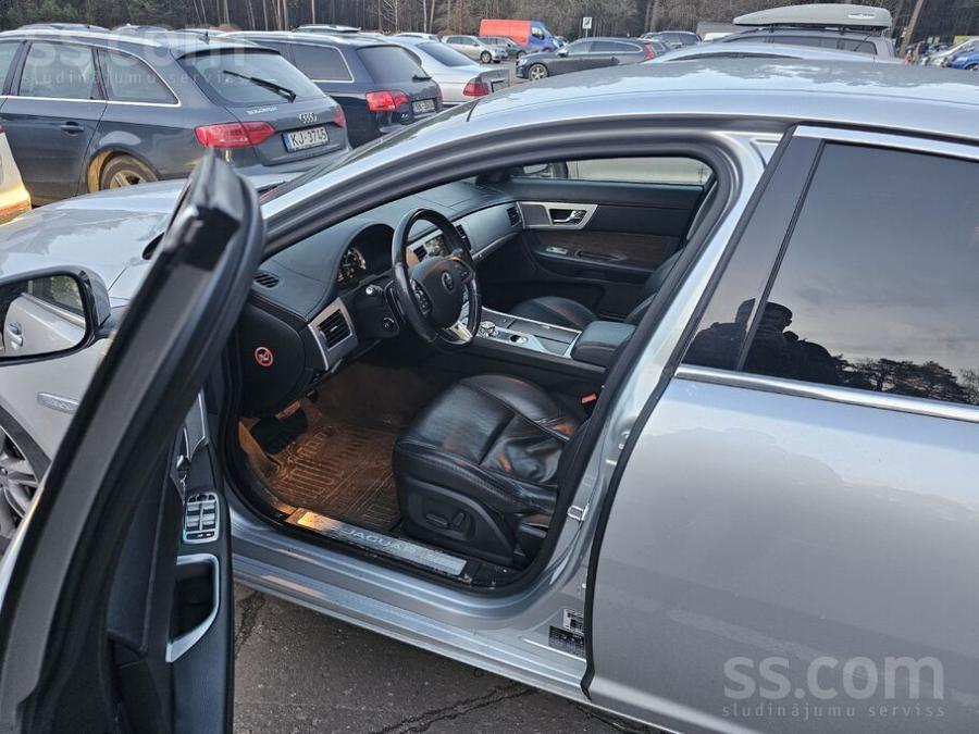 Pelēks Jaguar XF 2015 Rīga, ar dzinēja tilpumu 2.20 L un nobraukumu 142 tūkst. km par 9500 €, foto 7 vietnē AUTOMOTO.COM.LV