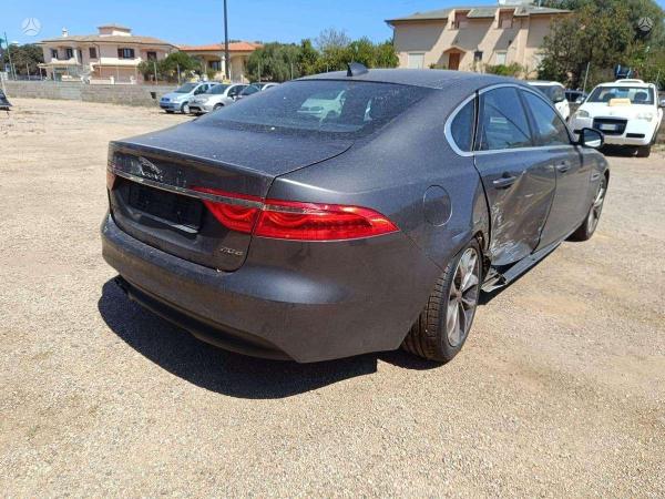 Grey Jaguar XF 2016 in Panevezys, with an engine capacity of 2.00 L and mileage of 249 thousand km for 4800 €, photo 5 on AUTOMOTO.COM.LV
