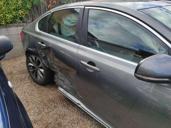 Grey Jaguar XF 2016 in Panevezys, with an engine capacity of 2.00 L and mileage of 249 thousand km for 4800 €, photo 10 on AUTOMOTO.COM.LV