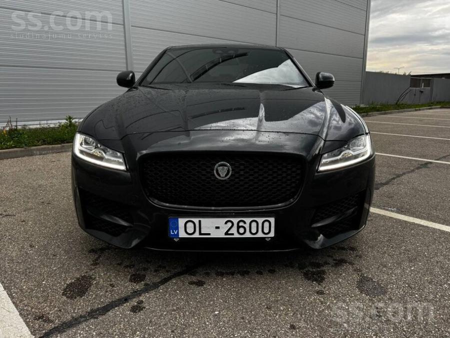 Grey Jaguar XF 2016 in Daugavpils, with an engine capacity of 3.00 L and mileage of 104 thousand km for 18500 €, photo 3 on AUTOMOTO.COM.LV