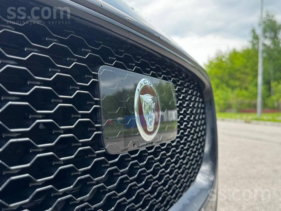 Grey Jaguar XF 2016 in Daugavpils, with an engine capacity of 3.00 L and mileage of 104 thousand km for 18500 €, photo 8 on AUTOMOTO.COM.LV