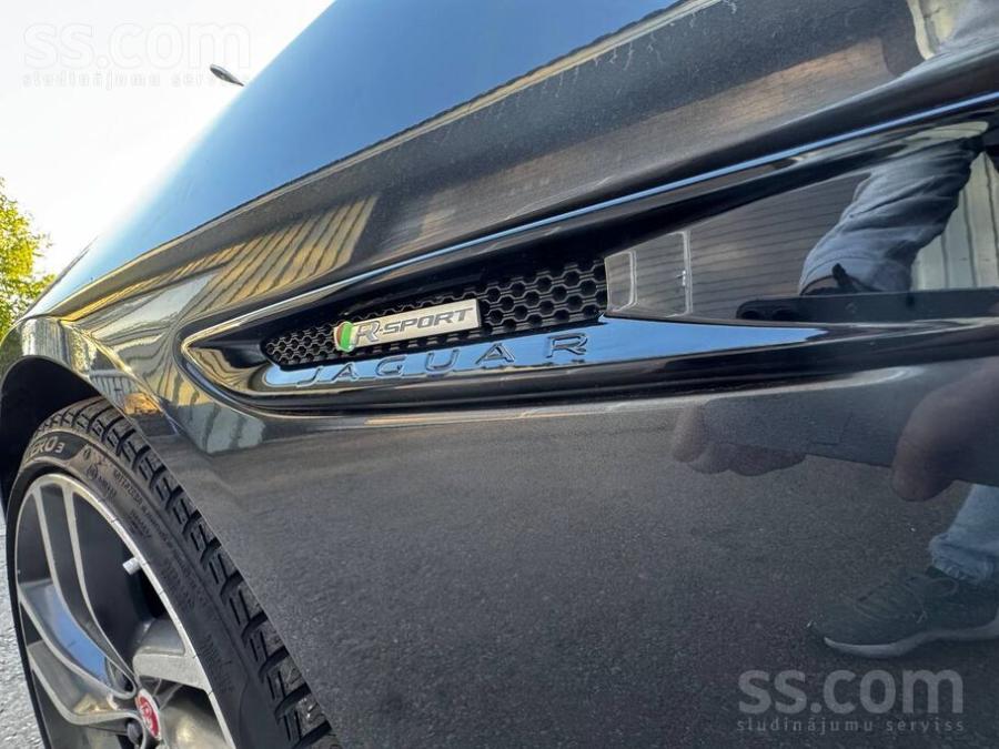 Grey Jaguar XF 2016 in Daugavpils, with an engine capacity of 3.00 L and mileage of 104 thousand km for 18500 €, photo 10 on AUTOMOTO.COM.LV