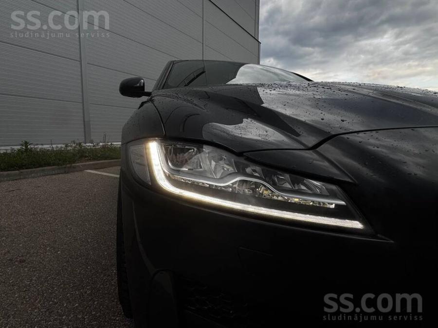 Grey Jaguar XF 2016 in Daugavpils, with an engine capacity of 3.00 L and mileage of 104 thousand km for 18500 €, photo 11 on AUTOMOTO.COM.LV