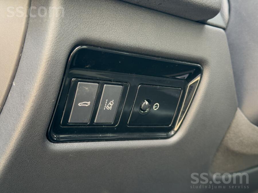 Pelēks Jaguar XF 2016 Daugavpils, ar dzinēja tilpumu 3.00 L un nobraukumu 105 tūkst. km par 17500 €, foto 7 vietnē AUTOMOTO.COM.LV