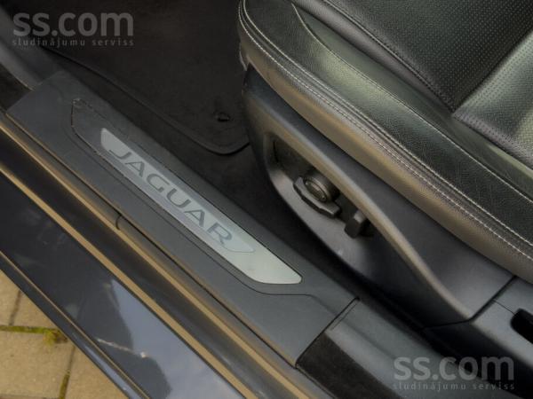 Grey Jaguar XF 2016 in Daugavpils, with an engine capacity of 3.00 L and mileage of 105 thousand km for 17500 €, photo 7 on AUTOMOTO.COM.LV