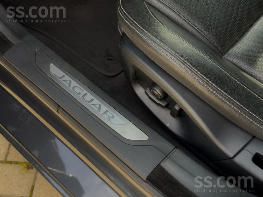 Pelēks Jaguar XF 2016 Daugavpils, ar dzinēja tilpumu 3.00 L un nobraukumu 105 tūkst. km par 17500 €, foto 7 vietnē AUTOMOTO.COM.LV