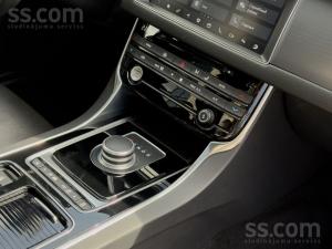 Pelēks Jaguar XF 2016 Daugavpils, ar dzinēja tilpumu 3.00 L un nobraukumu 105 tūkst. km par 17500 €, foto 29 vietnē AUTOMOTO.COM.LV