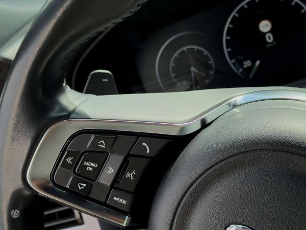 Jaguar XF 2016 Daugavpils vietnē Pelēks Jaguar XF 2016 Daugavpils, ar dzinēja tilpumu 2.99 L un nobraukumu 105 tūkst. km par 16500 €, foto 8 vietnē AUTOMOTO.COM.LV
