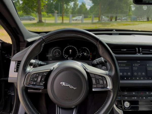 Jaguar XF 2016 Daugavpils vietnē Pelēks Jaguar XF 2016 Daugavpils, ar dzinēja tilpumu 2.99 L un nobraukumu 105 tūkst. km par 16500 €, foto 10 vietnē AUTOMOTO.COM.LV
