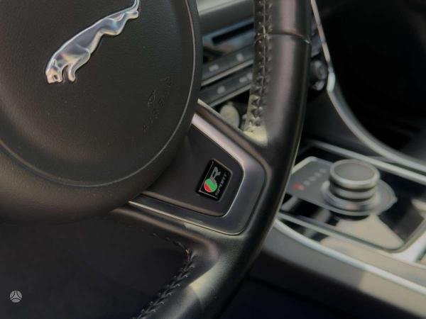 Jaguar XF 2016 Daugavpils vietnē Pelēks Jaguar XF 2016 Daugavpils, ar dzinēja tilpumu 2.99 L un nobraukumu 105 tūkst. km par 16500 €, foto 11 vietnē AUTOMOTO.COM.LV