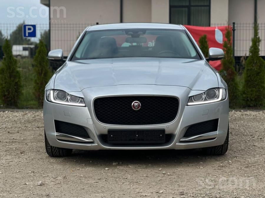 Grey Jaguar XF 2016 in Jelgava, with an engine capacity of 2.00 L and mileage of 0 thousand km for 8590 €, photo 3 on AUTOMOTO.COM.LV