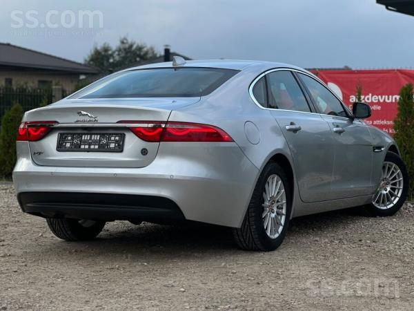 Grey Jaguar XF 2016 in Jelgava, with an engine capacity of 2.00 L and mileage of 0 thousand km for 8590 €, photo 5 on AUTOMOTO.COM.LV