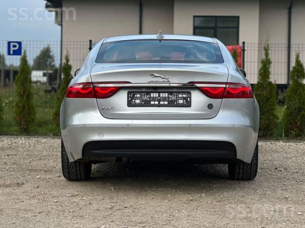 Grey Jaguar XF 2016 in Jelgava, with an engine capacity of 2.00 L and mileage of 0 thousand km for 8590 €, photo 6 on AUTOMOTO.COM.LV