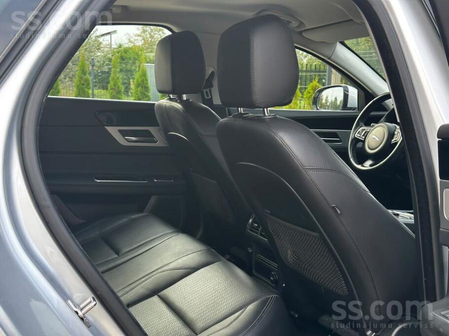 Grey Jaguar XF 2016 in Jelgava, with an engine capacity of 2.00 L and mileage of 0 thousand km for 8590 €, photo 13 on AUTOMOTO.COM.LV