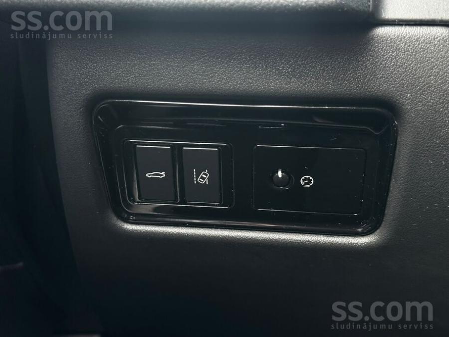 Grey Jaguar XF 2016 in Jelgava, with an engine capacity of 2.00 L and mileage of 0 thousand km for 8590 €, photo 17 on AUTOMOTO.COM.LV