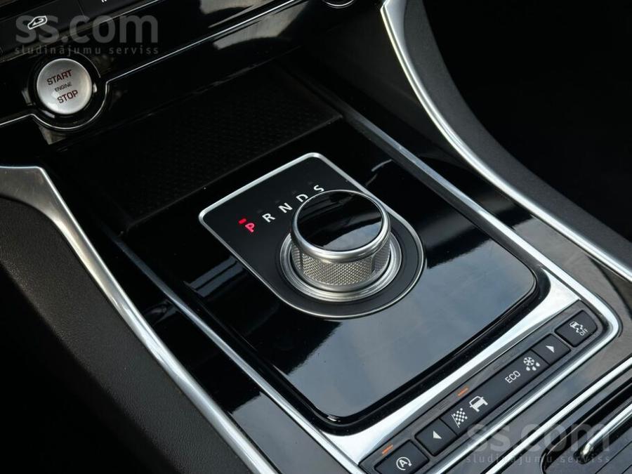 Grey Jaguar XF 2016 in Jelgava, with an engine capacity of 2.00 L and mileage of 0 thousand km for 8590 €, photo 25 on AUTOMOTO.COM.LV