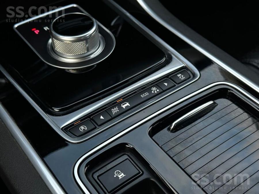 Grey Jaguar XF 2016 in Jelgava, with an engine capacity of 2.00 L and mileage of 0 thousand km for 8590 €, photo 26 on AUTOMOTO.COM.LV