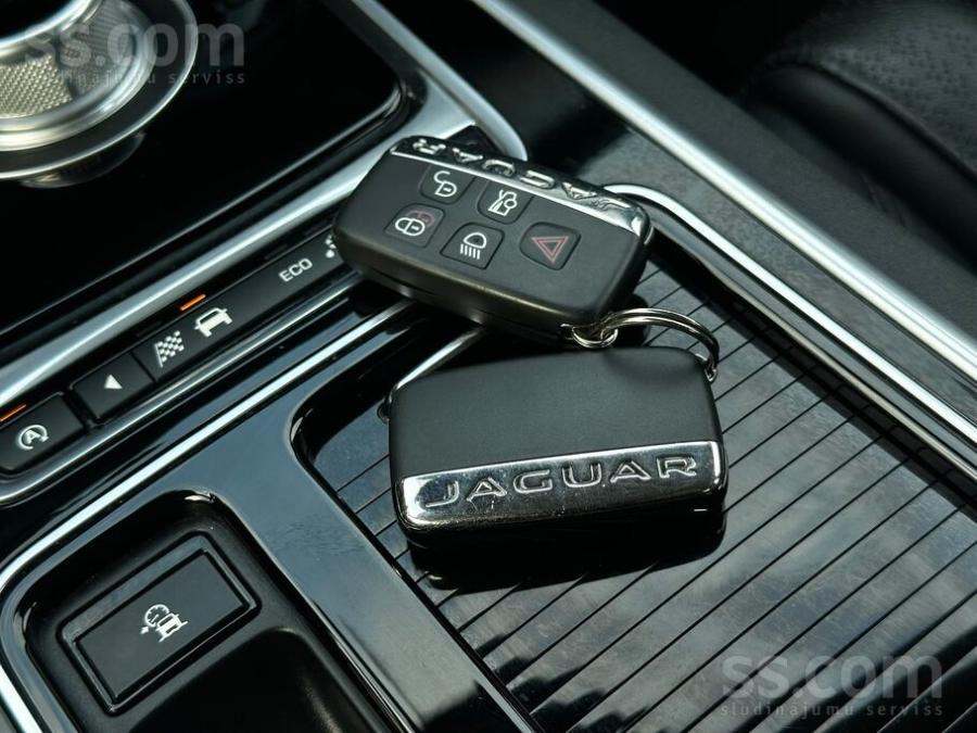 Grey Jaguar XF 2016 in Jelgava, with an engine capacity of 2.00 L and mileage of 0 thousand km for 8590 €, photo 27 on AUTOMOTO.COM.LV