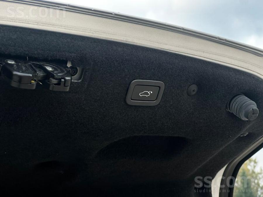 Grey Jaguar XF 2016 in Jelgava, with an engine capacity of 2.00 L and mileage of 0 thousand km for 8590 €, photo 33 on AUTOMOTO.COM.LV