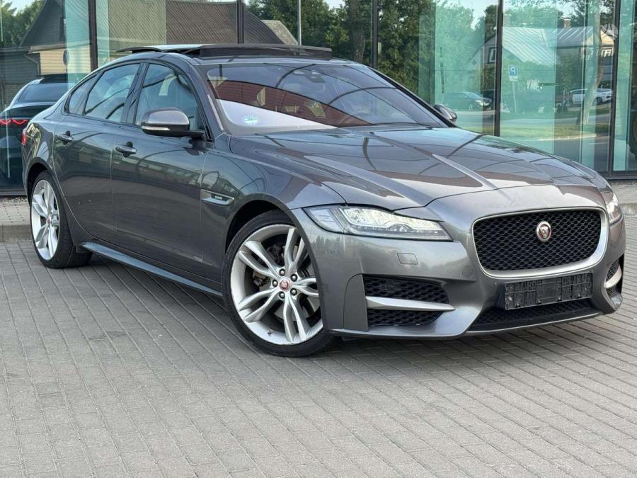 Grey Jaguar XF 2017 in Utena, with an engine capacity of 2.99 L and mileage of 260 thousand km for 9990 €, photo 3 on AUTOMOTO.COM.LV