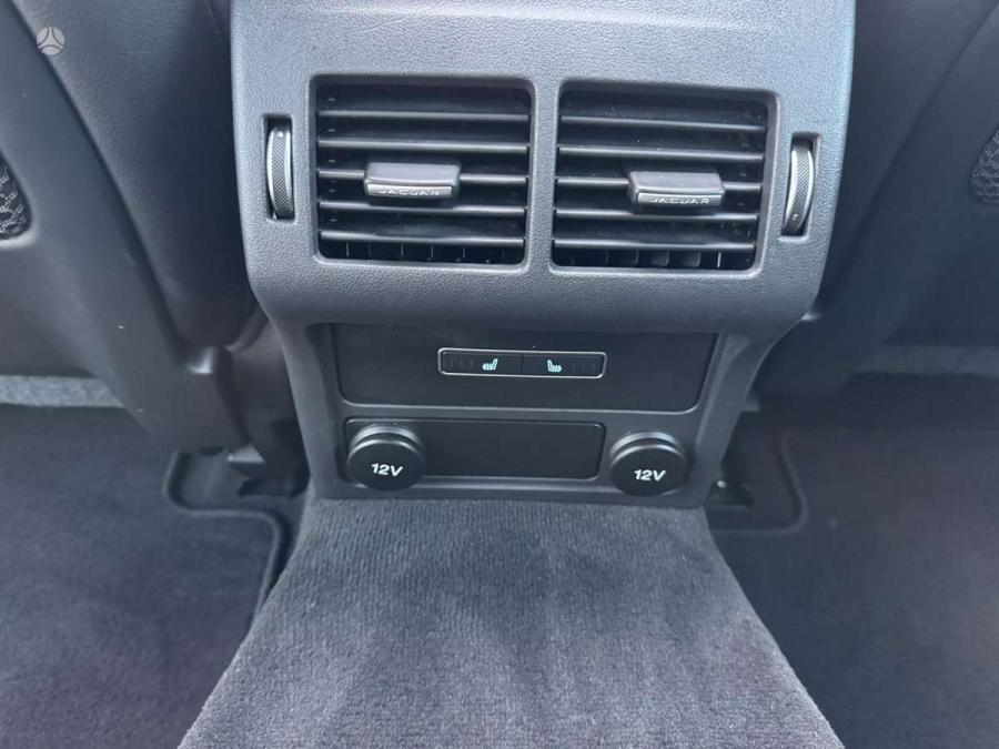Grey Jaguar XF 2017 in Utena, with an engine capacity of 2.99 L and mileage of 260 thousand km for 9990 €, photo 12 on AUTOMOTO.COM.LV