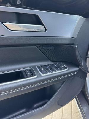 Grey Jaguar XF 2017 in Utena, with an engine capacity of 2.99 L and mileage of 260 thousand km for 9990 €, photo 13 on AUTOMOTO.COM.LV
