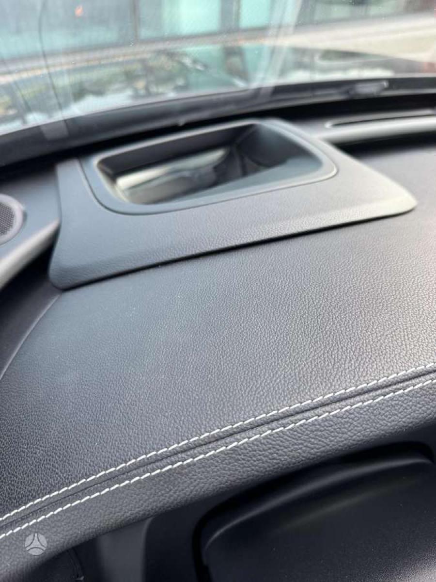 Grey Jaguar XF 2017 in Utena, with an engine capacity of 2.99 L and mileage of 260 thousand km for 9990 €, photo 20 on AUTOMOTO.COM.LV