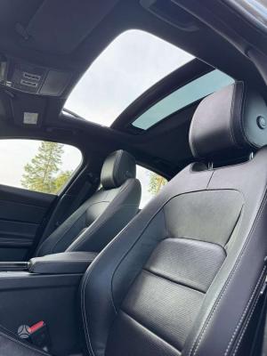 Grey Jaguar XF 2017 in Utena, with an engine capacity of 2.99 L and mileage of 260 thousand km for 9990 €, photo 21 on AUTOMOTO.COM.LV